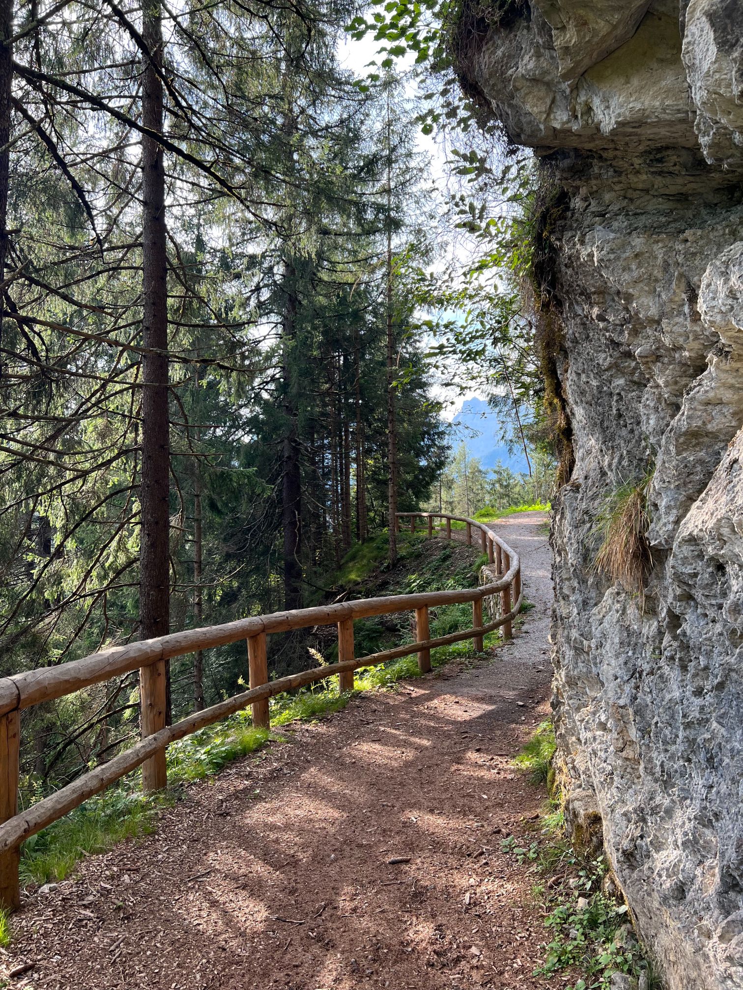 L’antica strada romana di Lozzo di Cadore e il santuario di Loreto ...